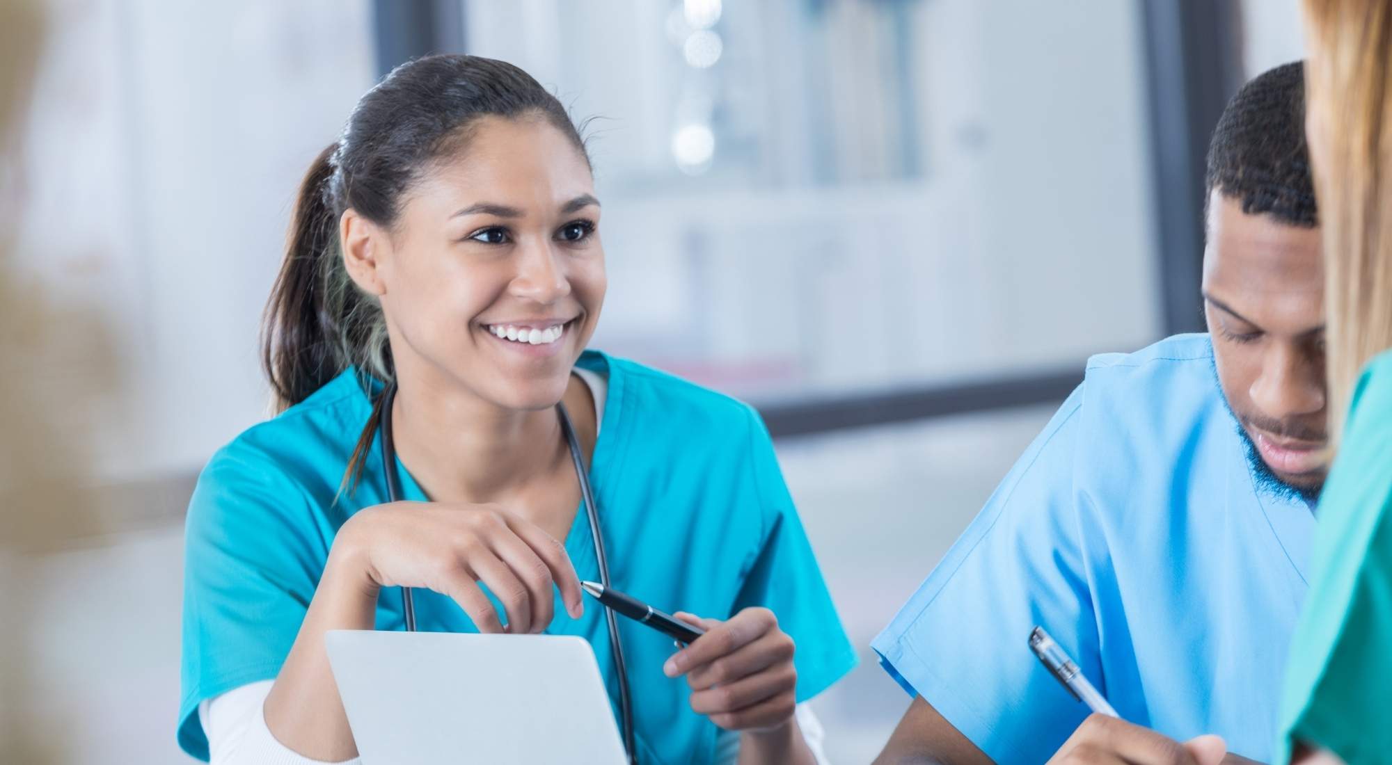 Travel Nurse Dating Guide - Trusted Nurse Staffing