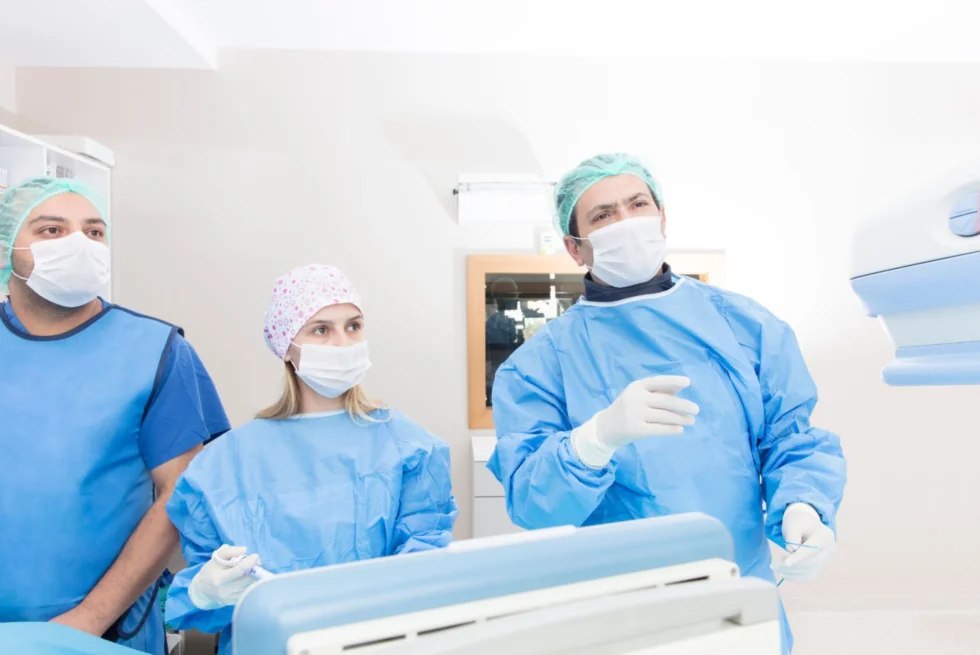 Becoming a Travel CVOR tech: Qualifications, Salary & More